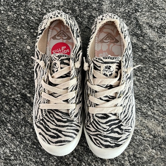 ROXY SURF | Shoes | Roxy Surf Sneaks | Poshmark